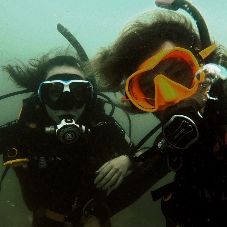 A Beginners Guide To Buying Your First Scuba Gear - The Scuba Species